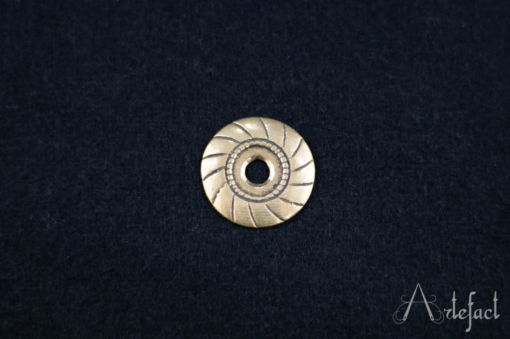 Engraved circular mount | Artefact